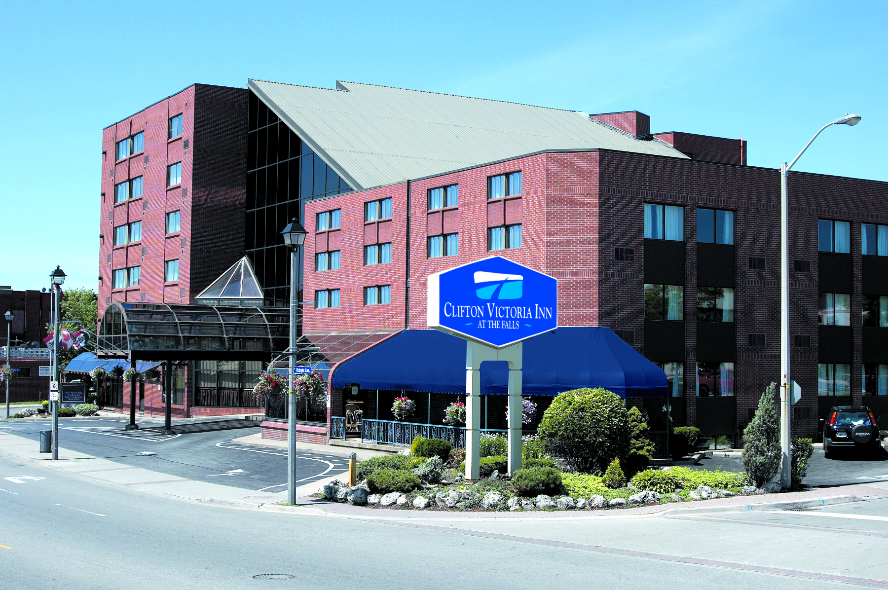 Clifton Victoria Inn at the Falls Hotel | Niagara Falls Hotels