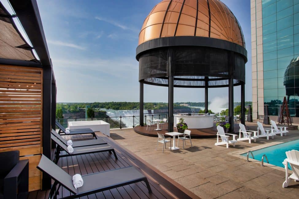 Sheraton Fallsview Rooftop Pool & Bar Featured On Curiocity